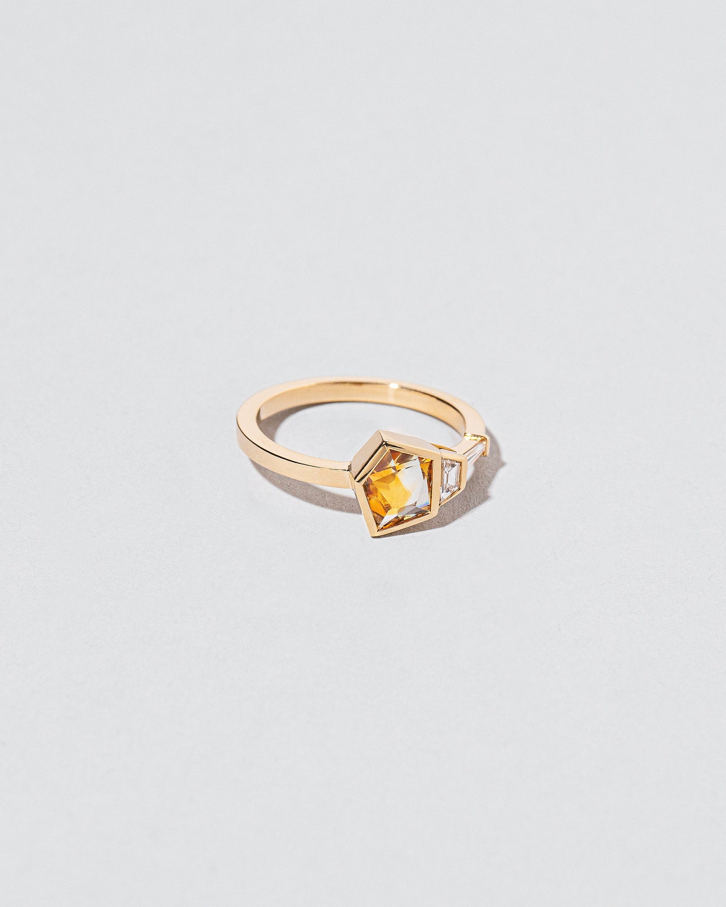Prismatic Ring | Mociun