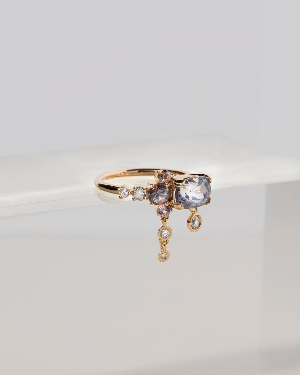 Nivithigala Sapphire Cluster Ring | Mociun