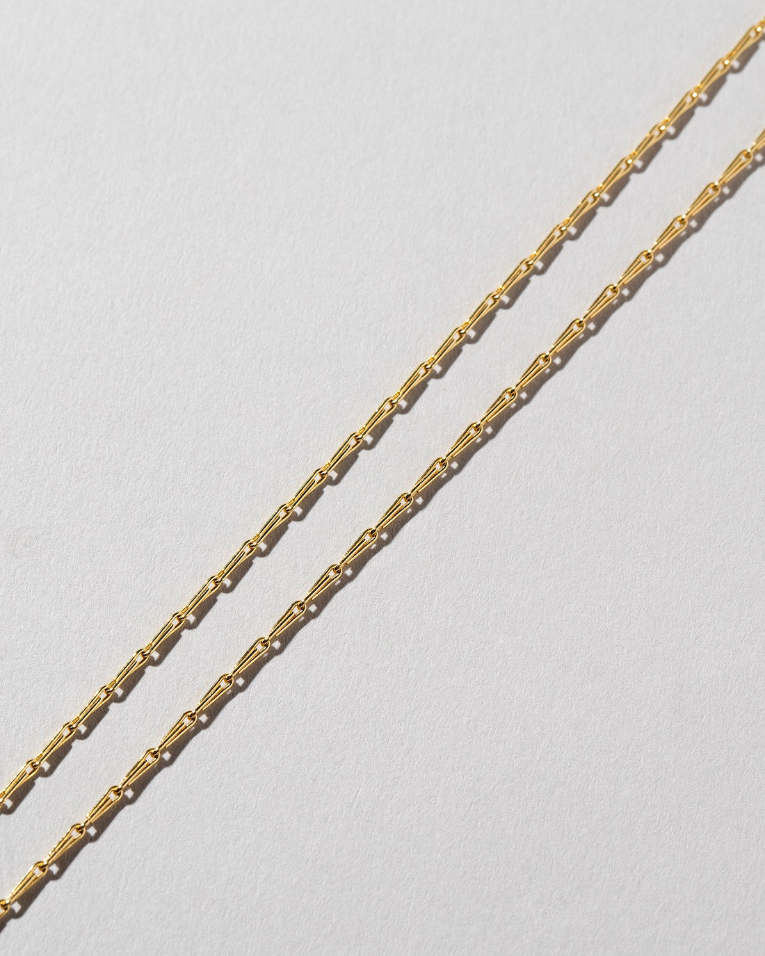 Petite Pinched Loop Chain Necklace | Mociun