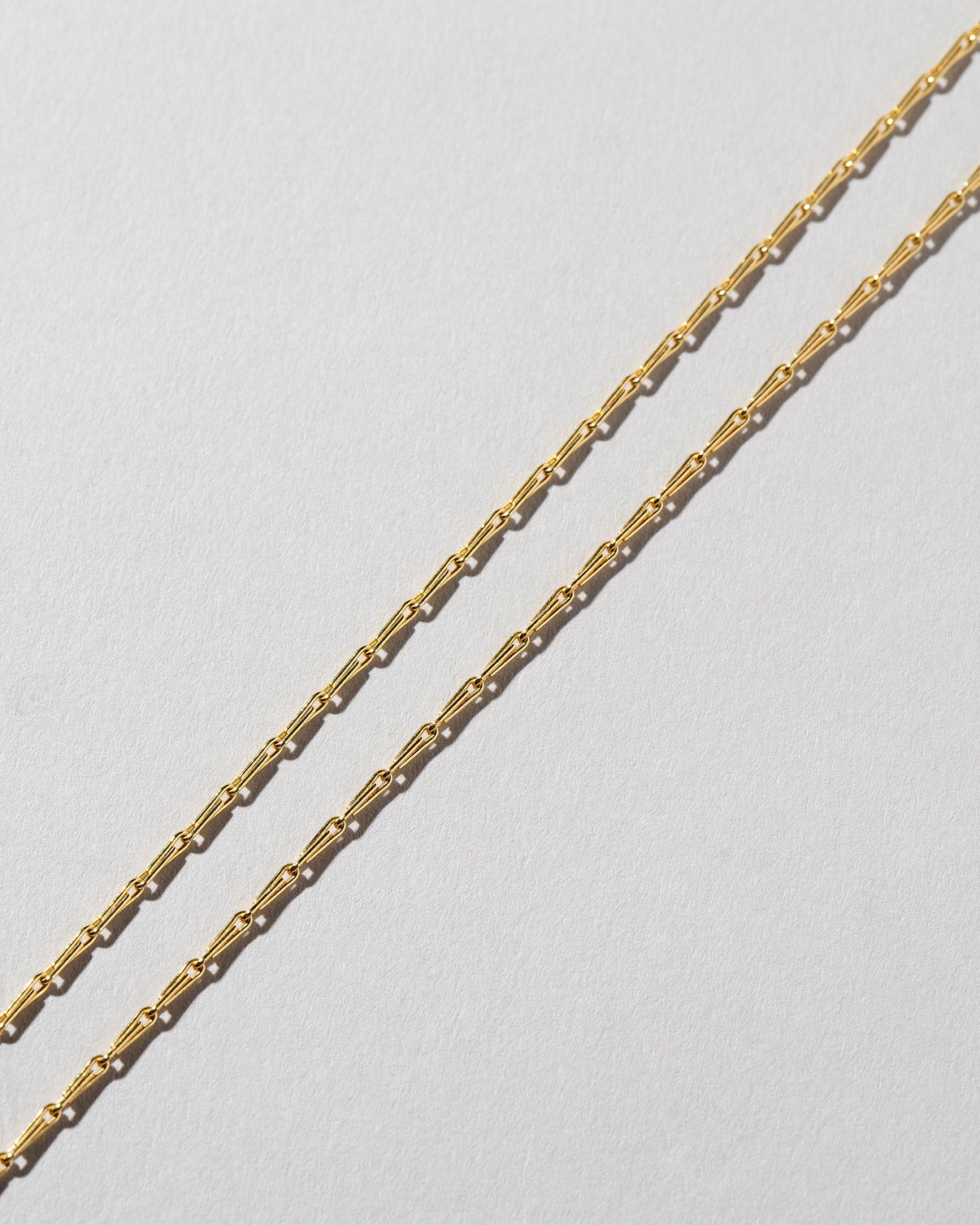 Petite Pinched Loop Chain Necklace | Mociun